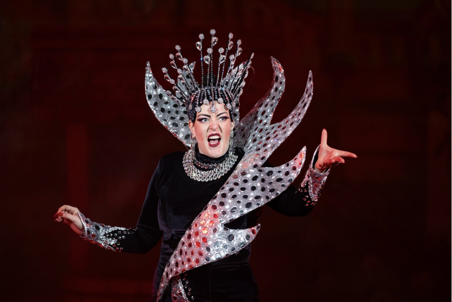 ‘The Fairest Panto in the Land’ Snow White and the Seven Dwarfs ...