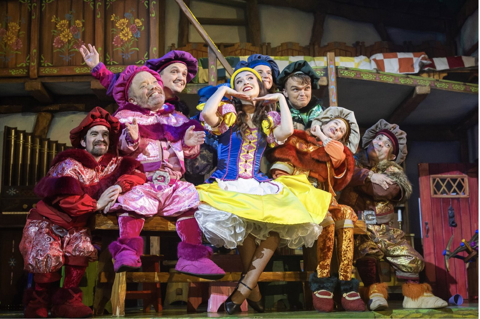‘The Fairest Panto in the Land’ Snow White and the Seven Dwarfs ...
